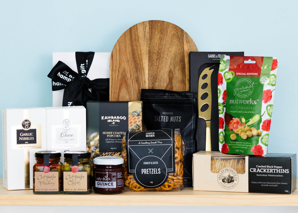 Cheeseboard & Nibbles Hamper – NQ Gift Hampers